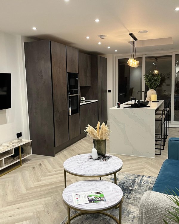 Hockley Textures Dark Stone Kitchen | Howdens