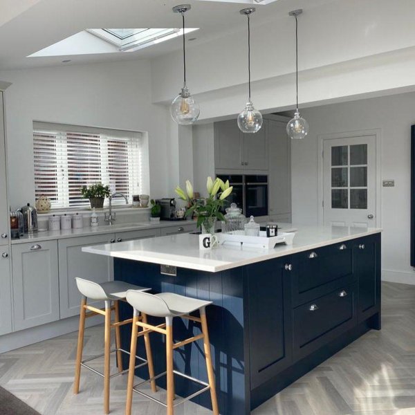 Chilcomb Dusk Blue Kitchen | Fitted Kitchens | Howdens
