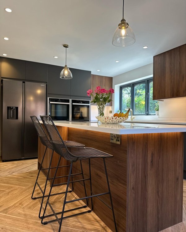 Clerkenwell Super Matt Charcoal Kitchen | Howdens
