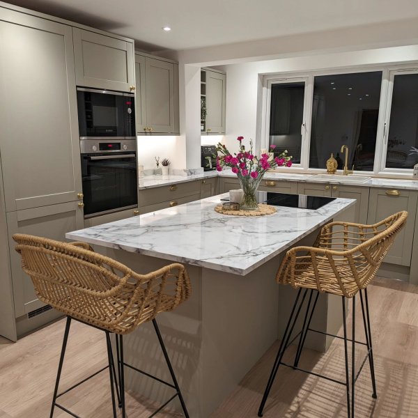 Witney Pebble Kitchen | Fitted Kitchens | Kitchens | Howdens