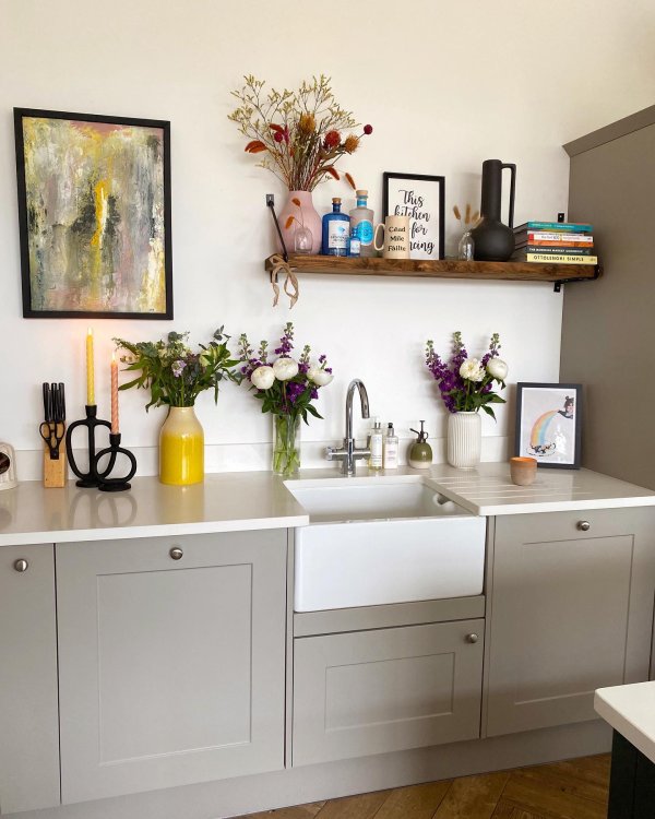 Chelford Pebble Kitchen | Fitted Kitchens | Howdens