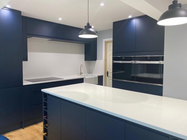 Clerkenwell Super Matt Navy Kitchen | Howdens