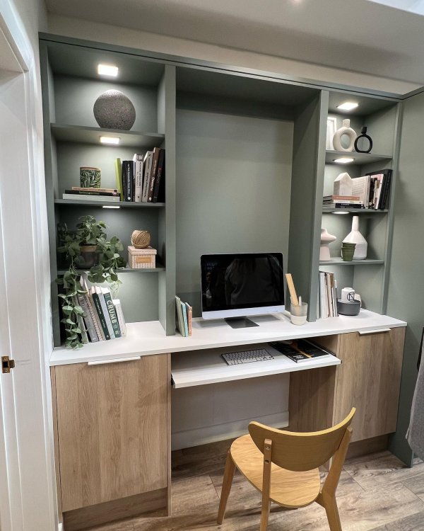 Hockley Textures Oak Kitchen | Fitted Kitchens | Howdens