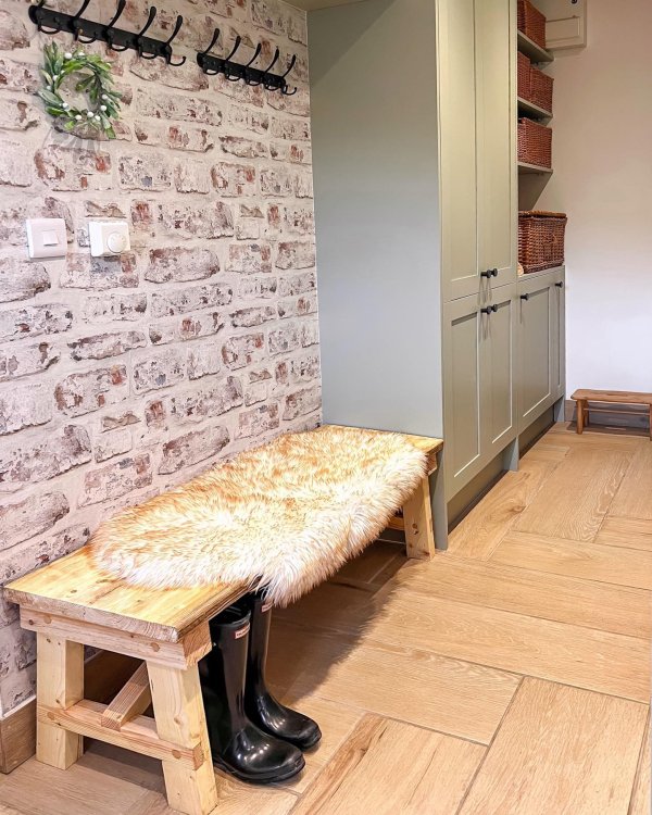 Allendale Sage Green Kitchen | Fitted Kitchens | Howdens