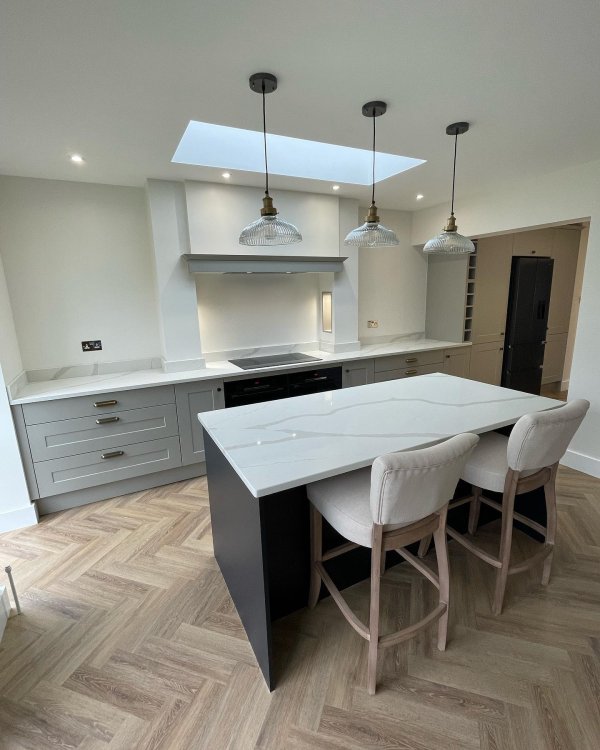 Chelford Pebble Kitchen | Fitted Kitchens | Howdens