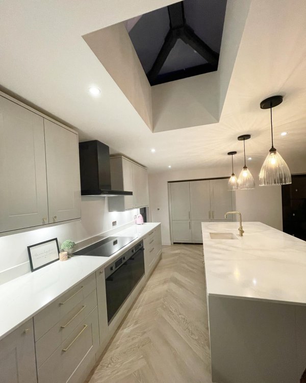 Chelford Pebble Kitchen | Fitted Kitchens | Howdens