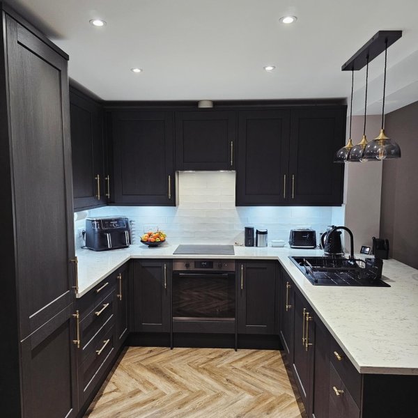 Halesworth Charcoal Kitchen | Fitted Kitchens | Howdens