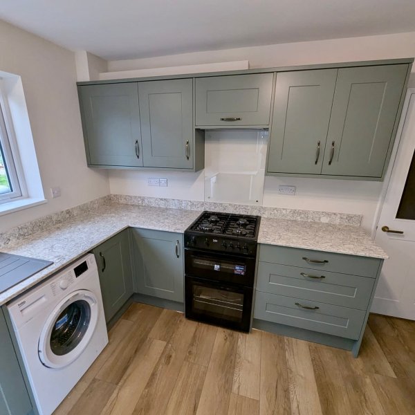 Chelford Reed Green Kitchen | Fitted Kitchens | Howdens