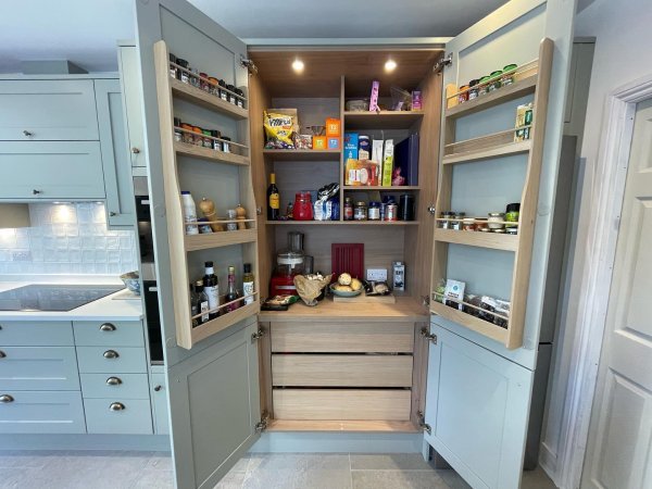 Chilcomb Sage Green Kitchen | Fitted Kitchens | Howdens