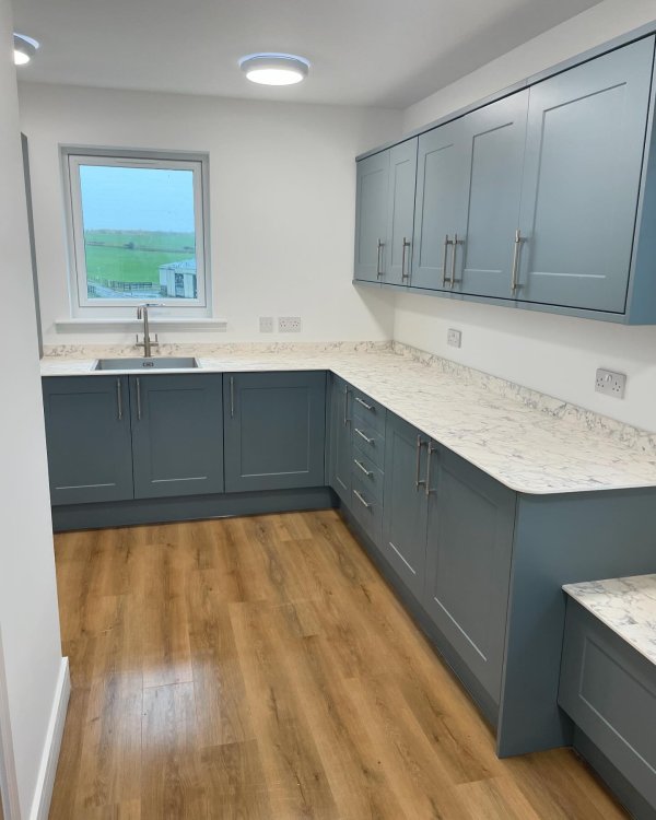 Chelford Dusk Blue Kitchen | Fitted Kitchens | Howdens