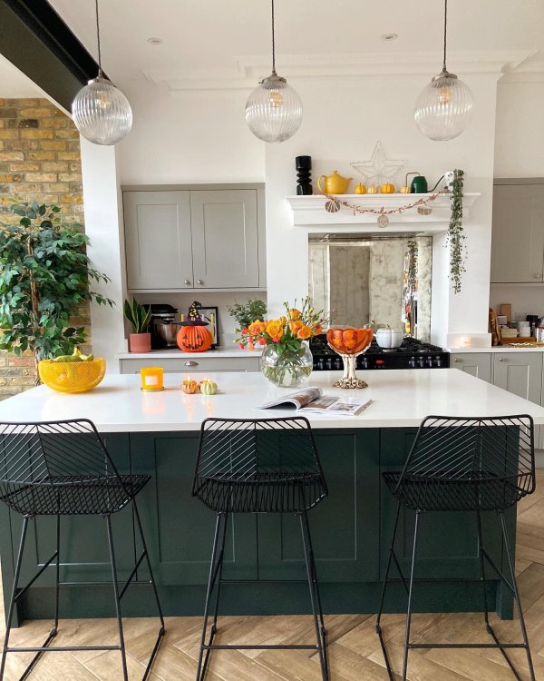 Chelford Paintable Kitchen | Fitted Kitchens | Howdens