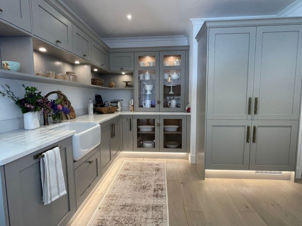 Chilcomb Pebble Handleless Kitchen