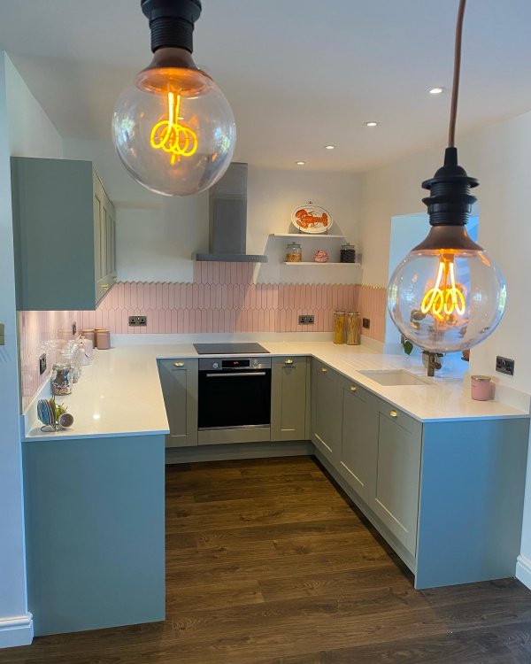 Chelford Dusk Blue Kitchen | Fitted Kitchens | Howdens