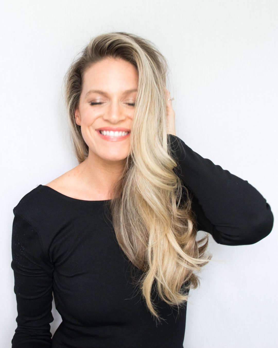 Want To Do A 90s Blowout? Here's An Easy Tutorial - Lulus.com Fashion Blog