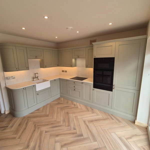 Halesworth Sage Green Kitchen | Fitted Kitchens | Howdens