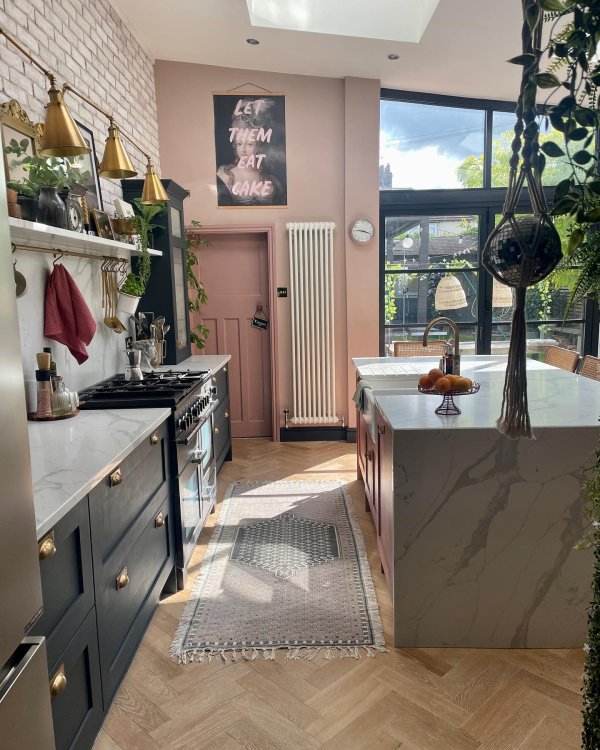 Chilcomb Dusk Blue Kitchen | Fitted Kitchens | Howdens