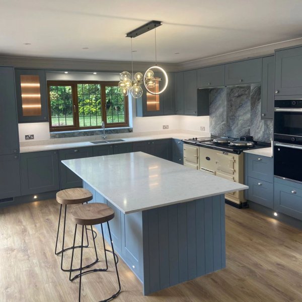 Chelford Dusk Blue Kitchen | Fitted Kitchens | Howdens