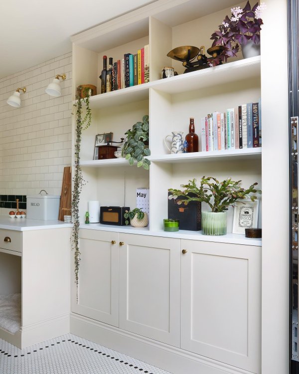 Chilcomb Porcelain Kitchen | Fitted Kitchens | Howdens