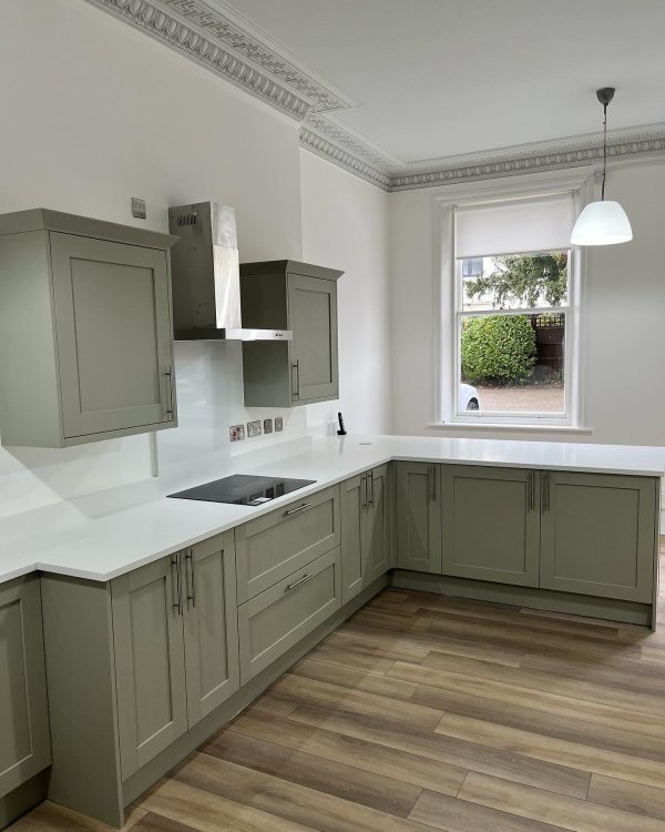 Halesworth Sage Green Kitchen | Fitted Kitchens | Howdens