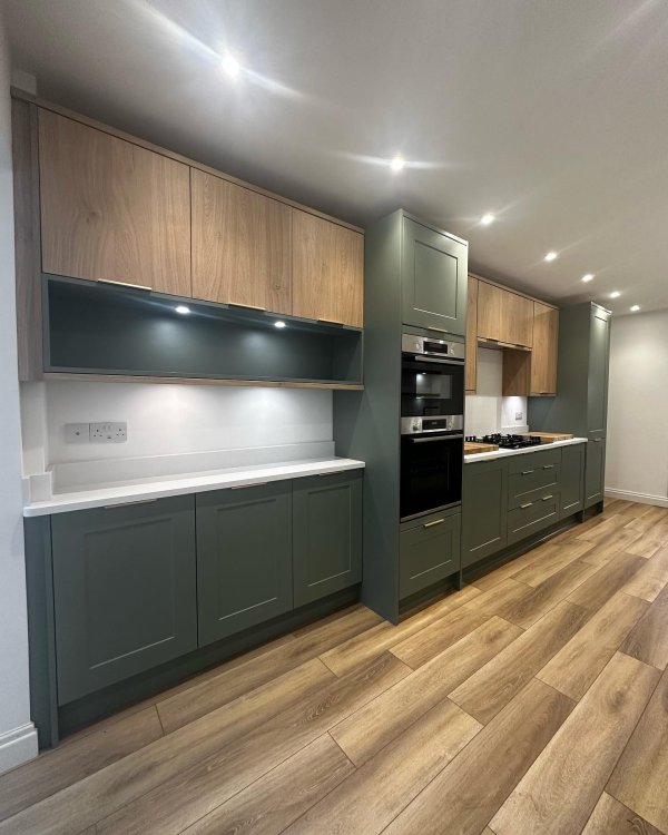 Chelford Reed Green Kitchen | Fitted Kitchens | Howdens