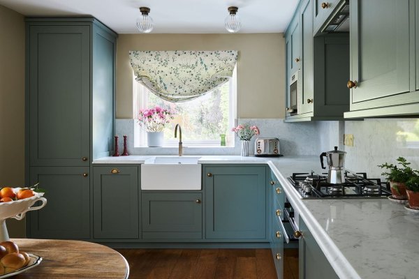 Chilcomb Sage Green Kitchen | Fitted Kitchens | Howdens