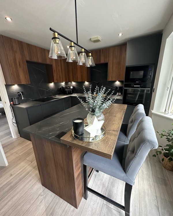 Hockley Super Matt Black Handleless Kitchen | Kitchens | Howdens
