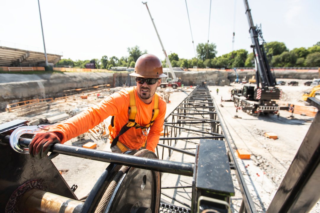 Construction Company Makes Weather Safety a Priority – MIDLAND