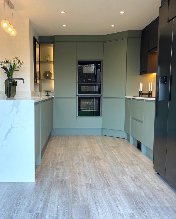 Clerkenwell Super Matt Reed Green Kitchen | Kitchens | Howdens