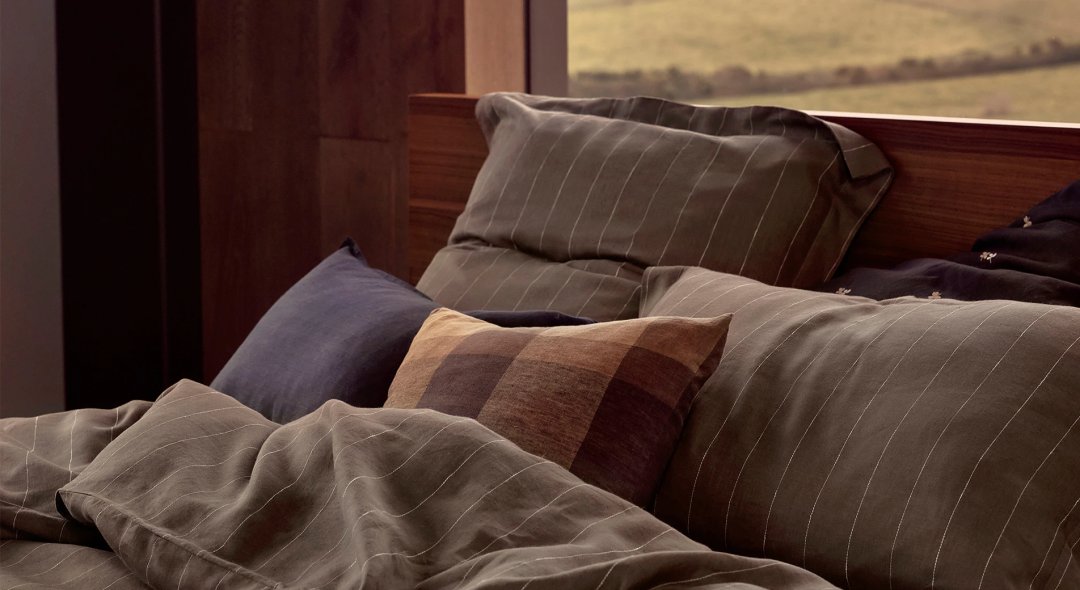 Learn How to Style Patterned Bedding, With These 3 Tips