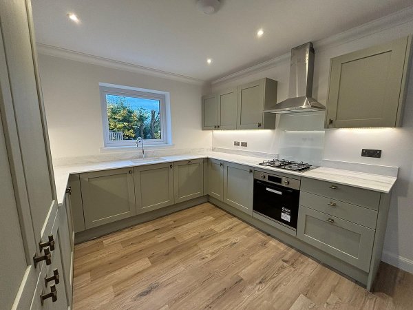 Halesworth Sage Green Kitchen | Fitted Kitchens | Howdens