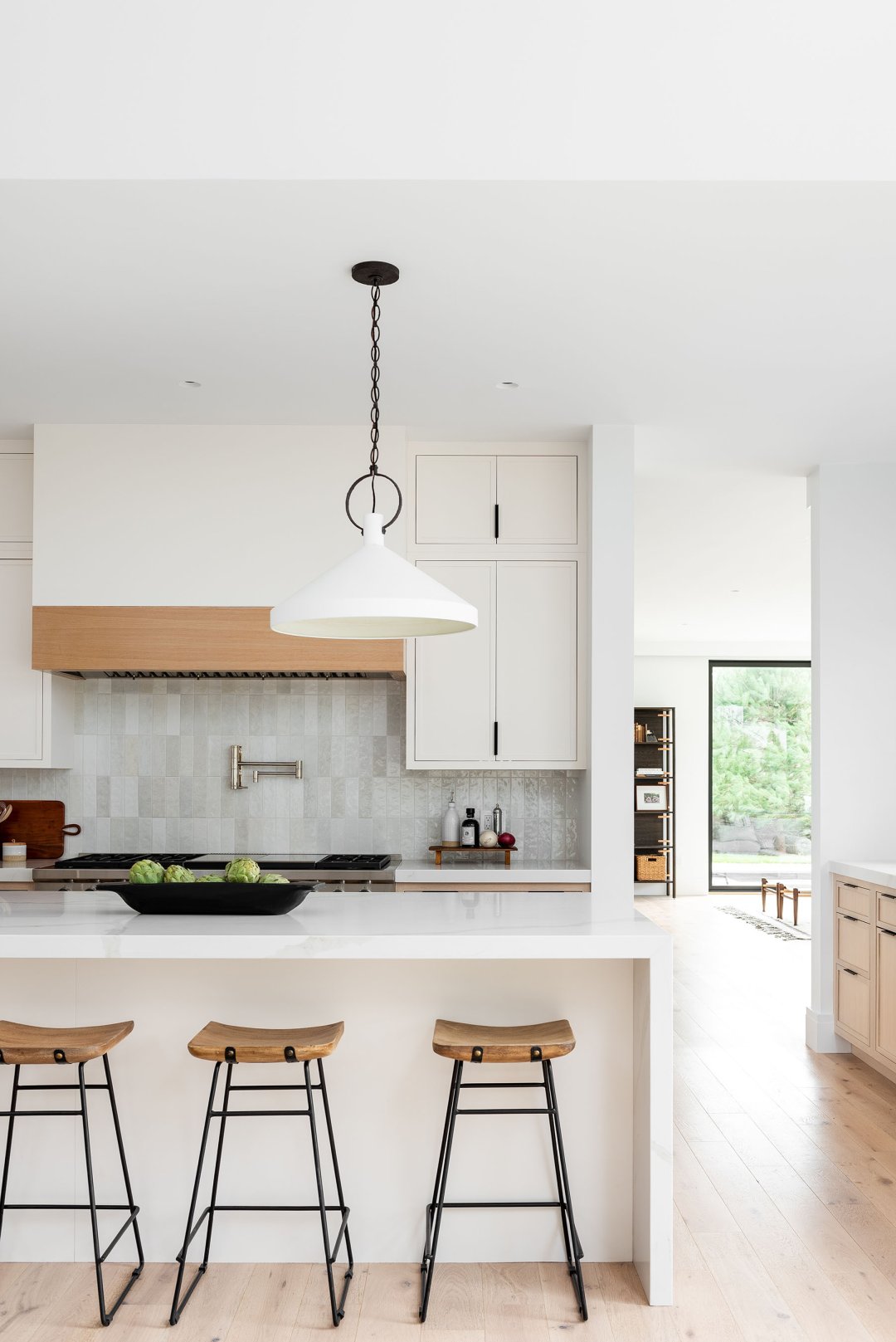 Modern & Minimal Living & Kitchen Space - Studio McGee