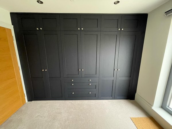 Halesworth Navy Bedroom | Fitted Bedrooms | Howdens