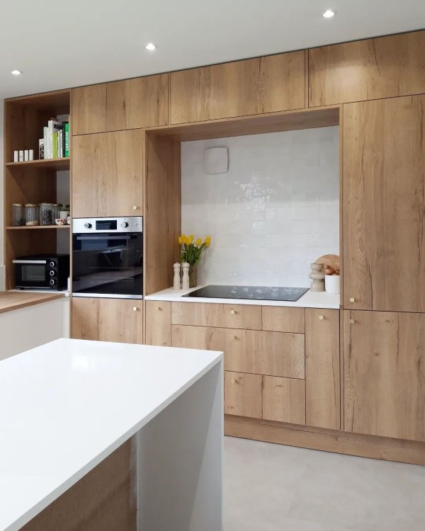 Greenwich Natural Oak Kitchen | Howdens