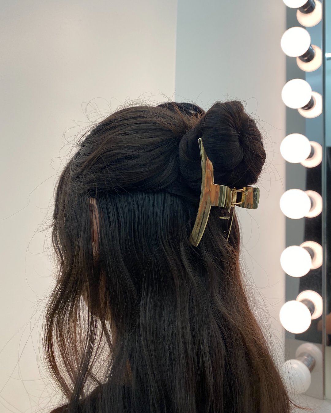 Influencer-Approved Claw Clip Hairstyles To Try ASAP - Lulus.com ...