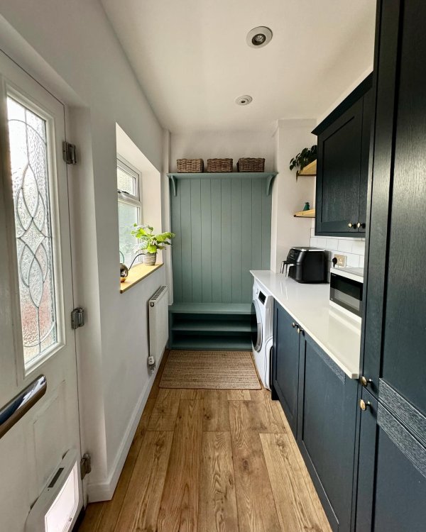 Allendale Navy Kitchen | Fitted Kitchens | Howdens