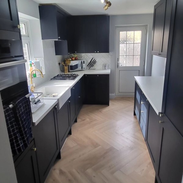 Allendale Navy Kitchen | Fitted Kitchens | Howdens